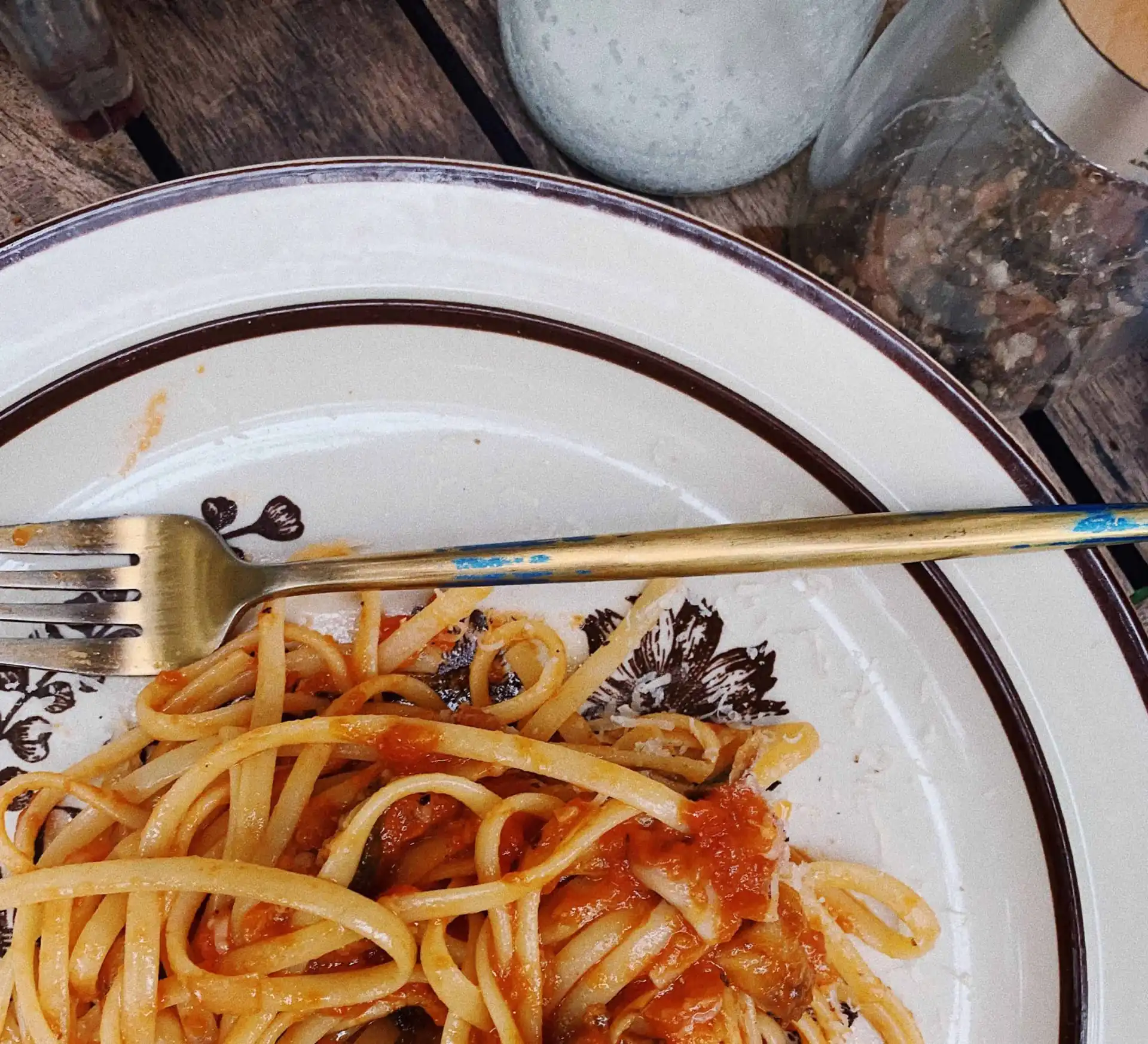 Easy, economical tomato pasta sauce | Munching Matilda